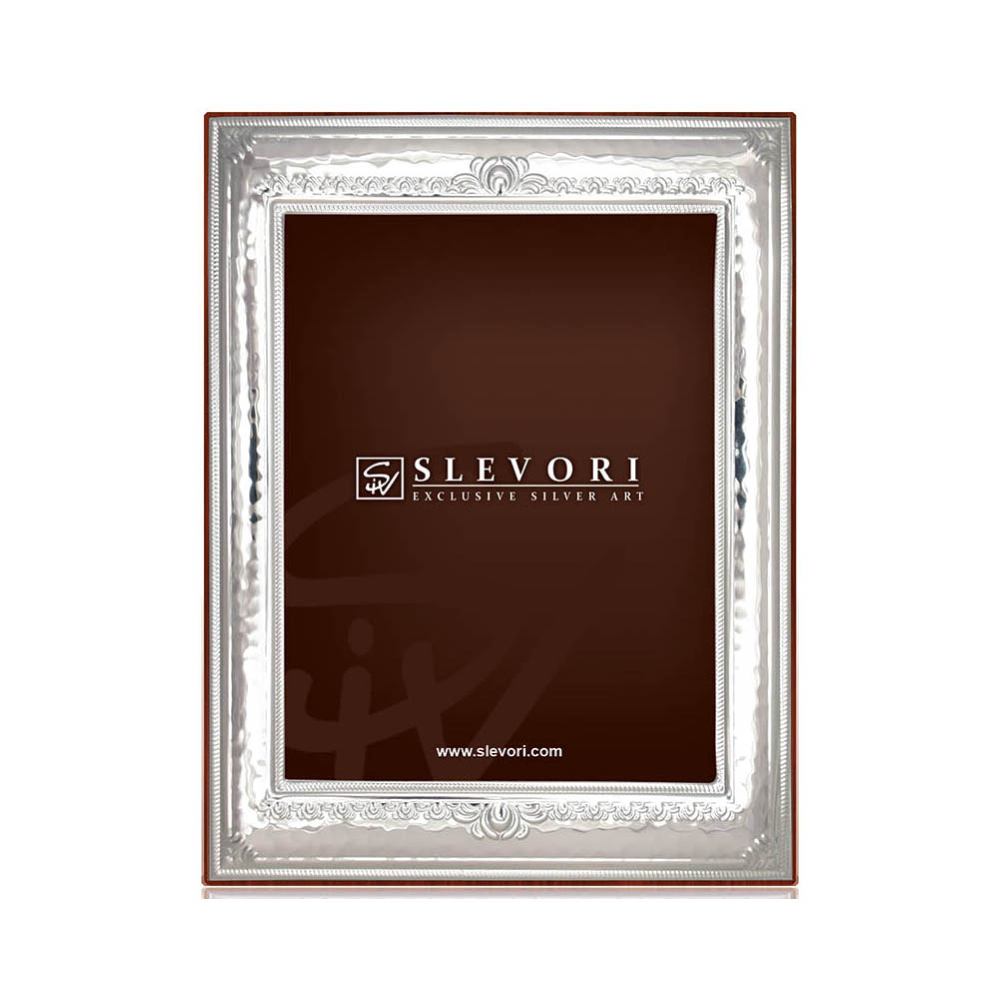 Frame with classic edging